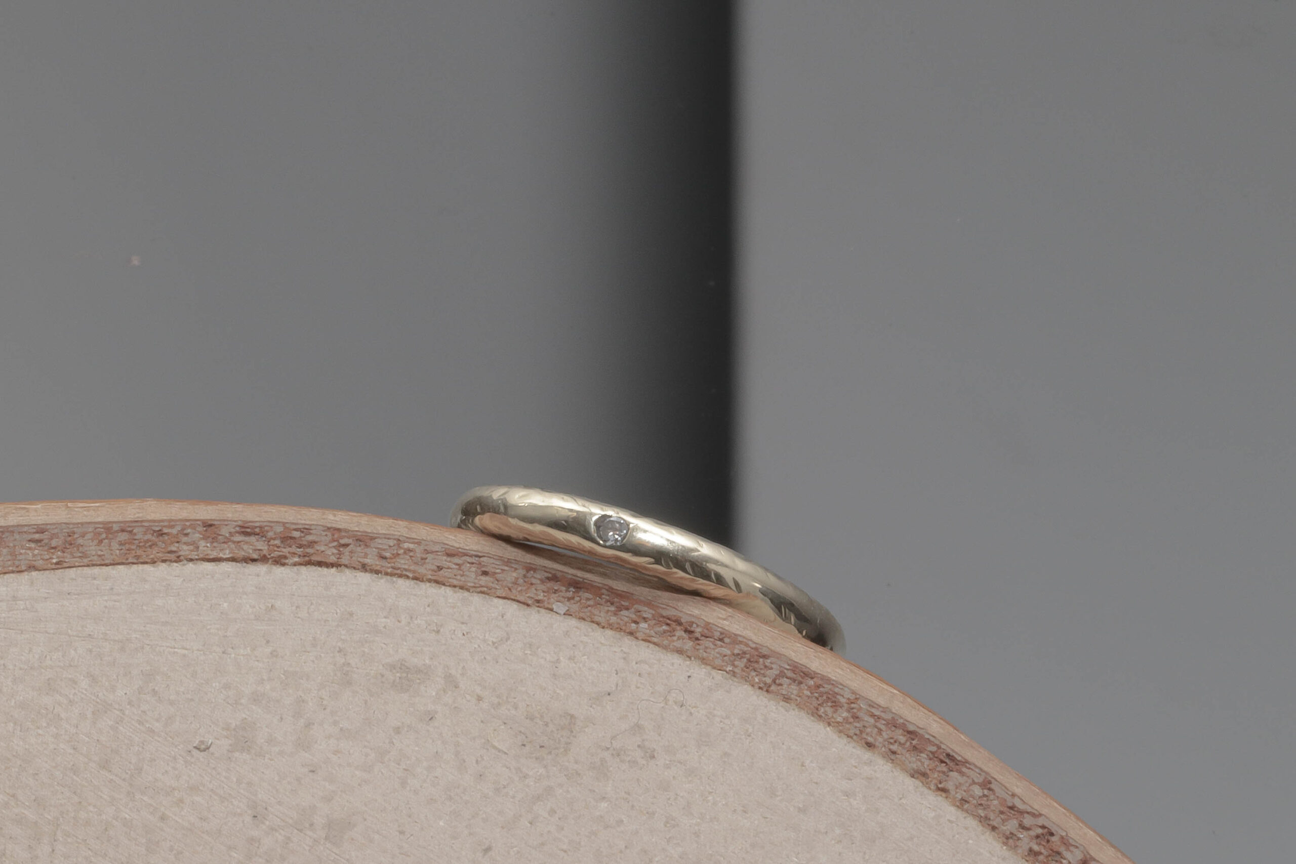 Ring med diamant sten i 14 karat guld - Seroguld