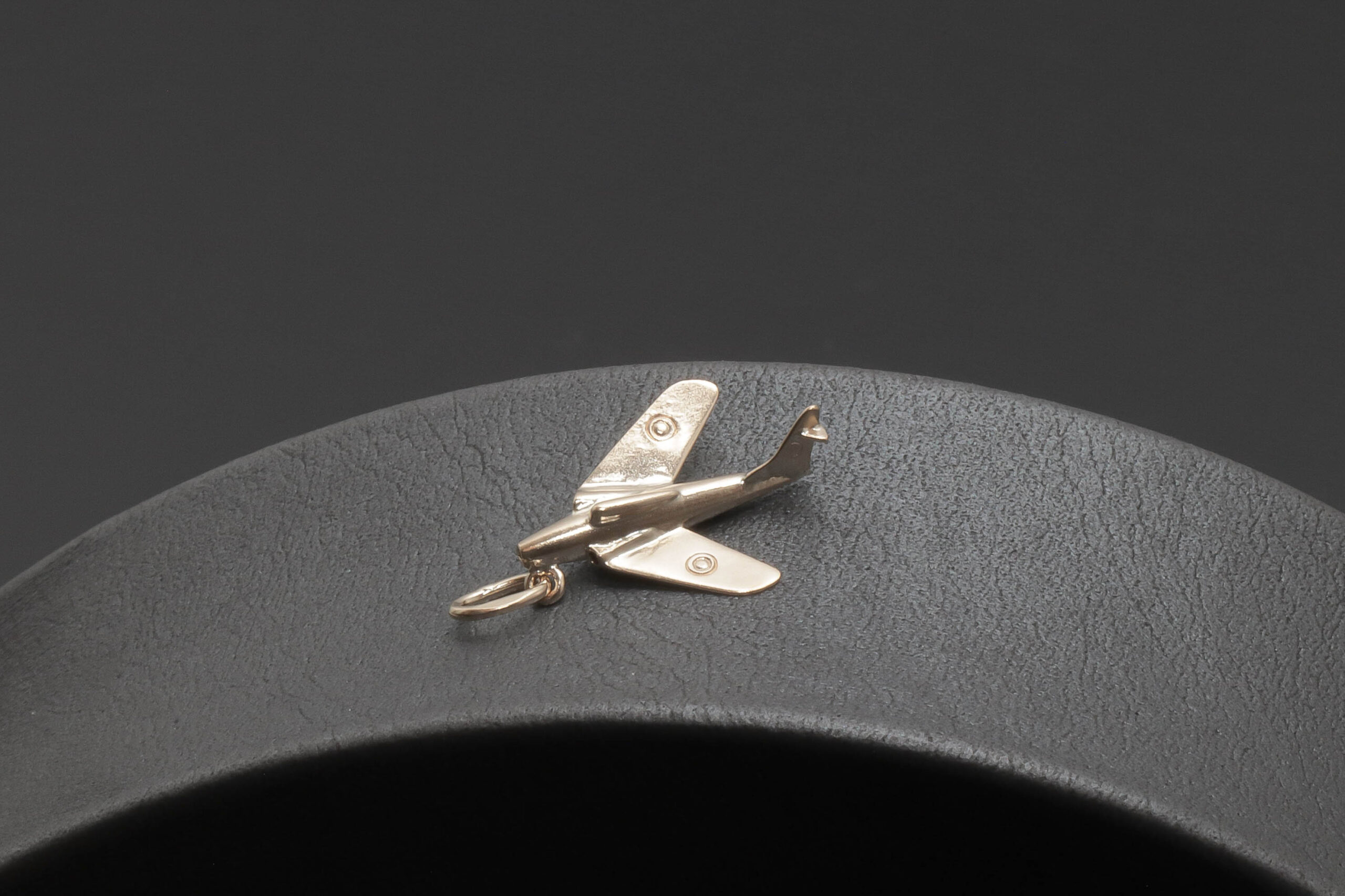 Fly charms i 14 karat guld - Seroguld